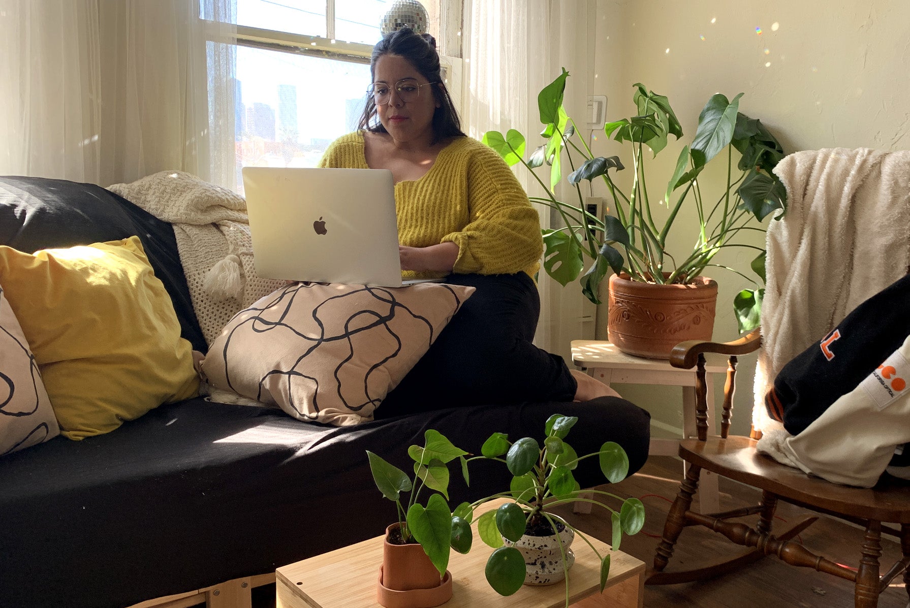 At Home with Vanessa Hernandez – Garrett Leight